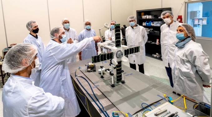 Anywaves - Space Antenna Makers for Satellite Constellation